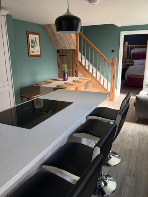 Brand New Stylish Converted Coach House In Cardiff - Barry