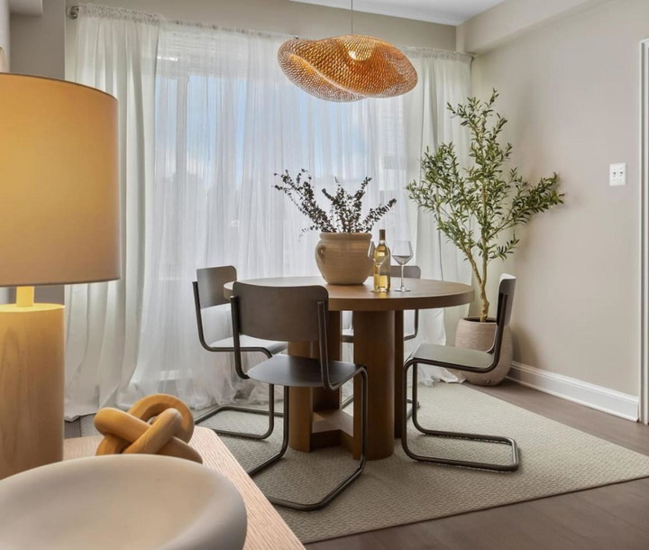The Chelsea - King 1br In Rosslyn With Queen Sleeper, Free Parking & Metro Access - Falls Church, VA