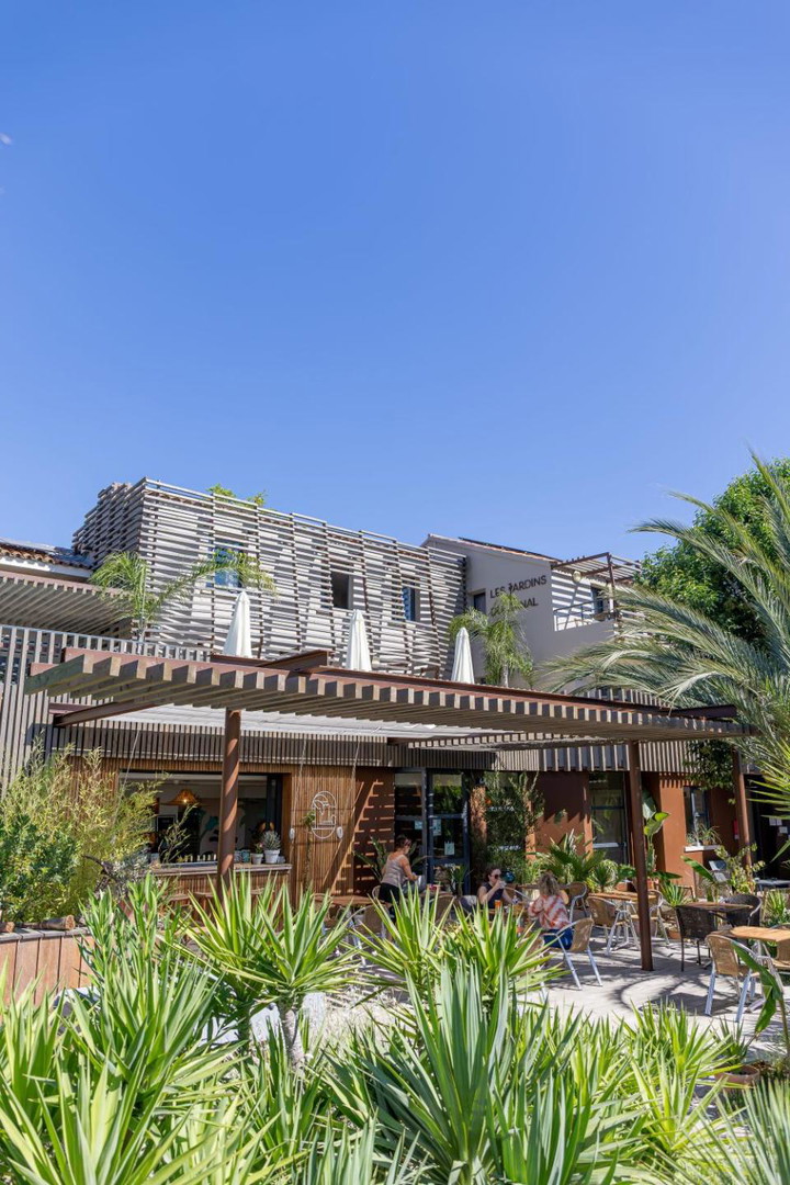 Hôtel Les Jardins Du Canal - Piscine Chauffée à 28 Degrés - Parking Gratuit - Garage - Bornes éLectriques - Accueil Vélos Et Motos - Kids Friendly-solaire Ecoresponsable - Occitânia