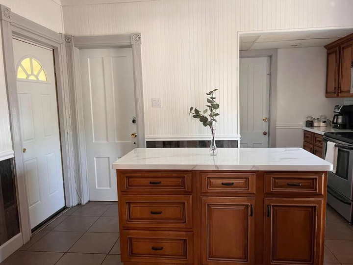 Relaxing 4 Bedroom Walk To The Falls Sleeps 8 - Niagara Falls, NY