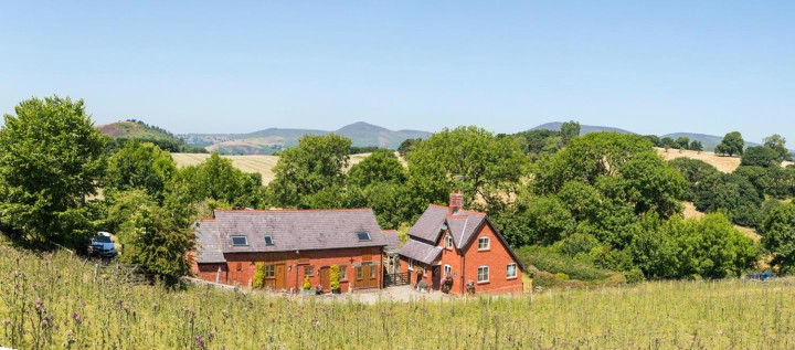 Finest Retreats - 1 Bed Llangollen Cottage - Sleeps 2 - Llangollen