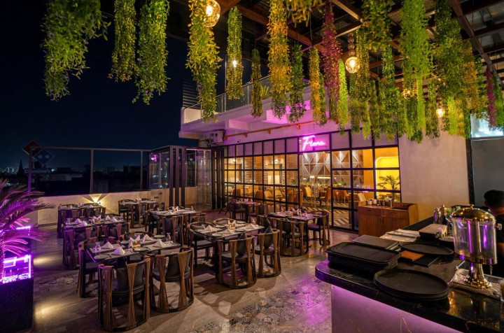 4everstayz By Medaas Most Luxury Hotel In Mathura !!! Best Stay For Family - Mathura