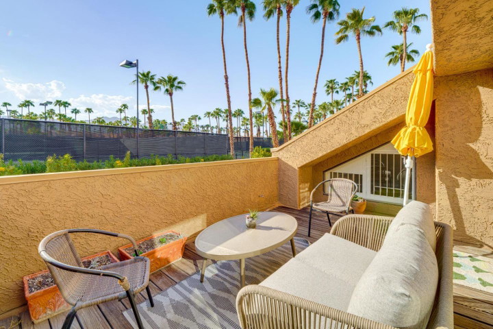 Sip, Soak & Stargaze: Palm Desert Retreat! - Palm Desert, CA