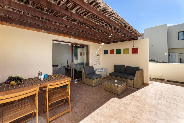 Sunny Lanzarote Home With Rooftop Terrace & Bbq - Costa Teguise