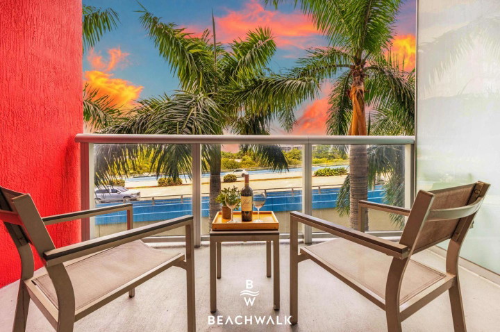 Beachwalk Resort Studio Gym & Pool - Miami Gardens, FL