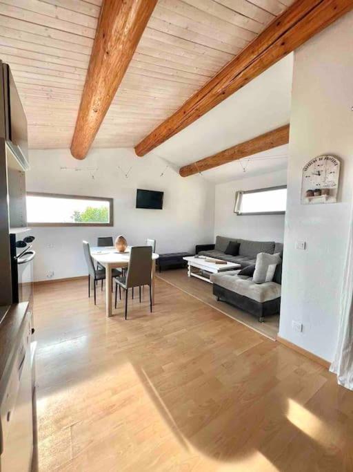 Villa La Source Proche Aéroport Marseille Marignane -Confortable - Et Tout éQuipé 1 à 6 Peronnes - Septèmes-les-Vallons