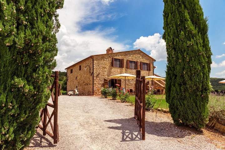 Agriturismo & Cantina Tenuta Casteani - Tuscany