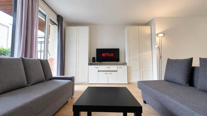 Studio Apartment With Balcony Near Luxembourg Gardens - Louvre Museum