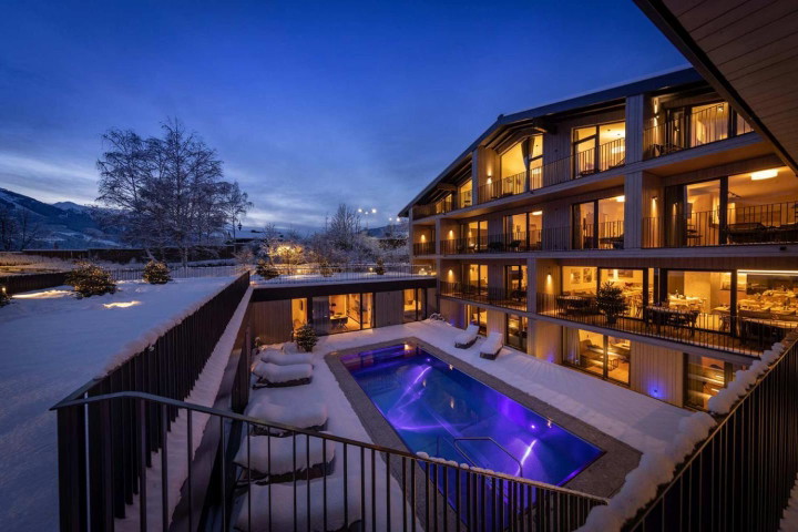 Emma Deluxe Aparthotel, Aircondition, Ganzjährig Beheizter Außenpool & Skibus Direkt Vor Der Tür - Kaprun