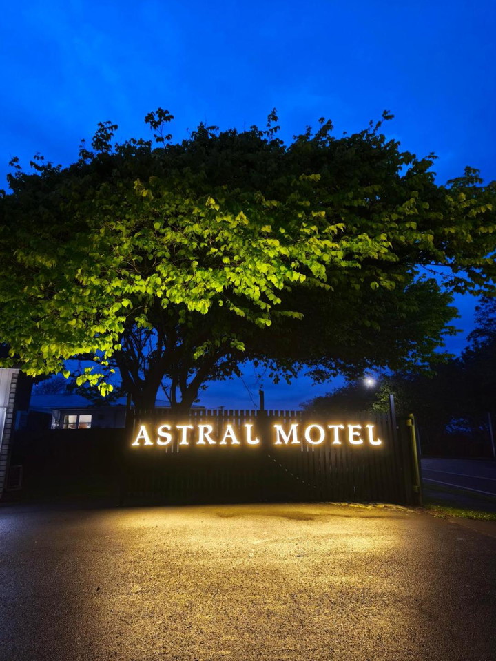 Astral Motel - Taranaki