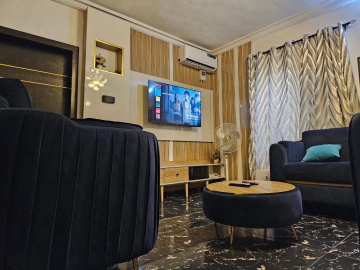 Homey 2-bed-apt 24hrs Power & Unlimited Internet Access - Nigeria