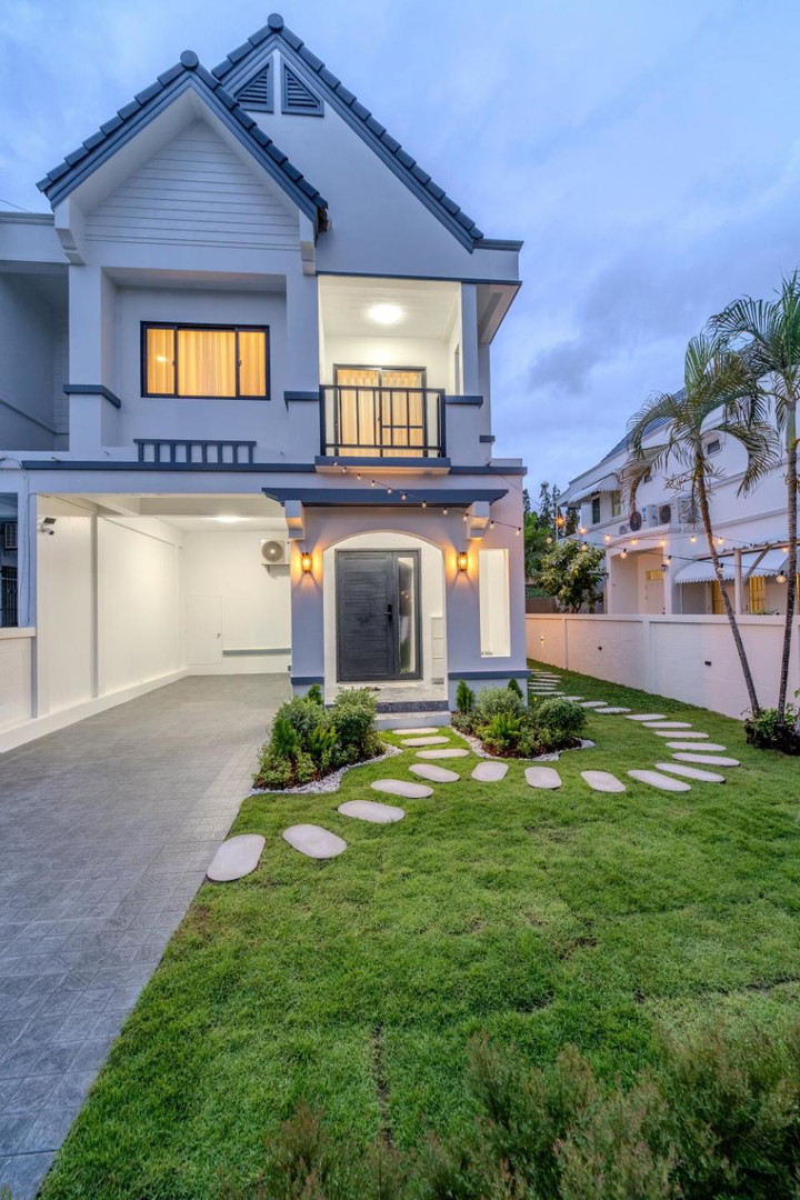 Stylish 3 Bedroom Villa With Garden, Chalong - By Poshsaga - Phuket