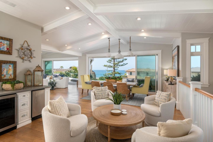 Luxury Beachfront Family Retreat | Stunning Ocean View, Private Hot Tub, Home Cinema - Encinitas, CA