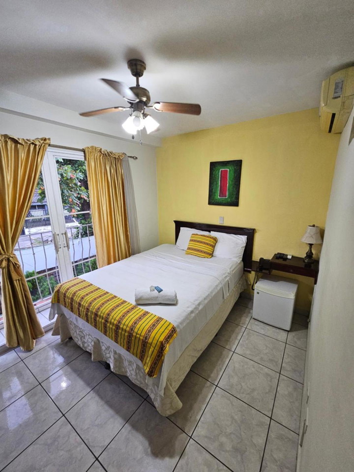 Hotel San Jose Hostal - San Salvador