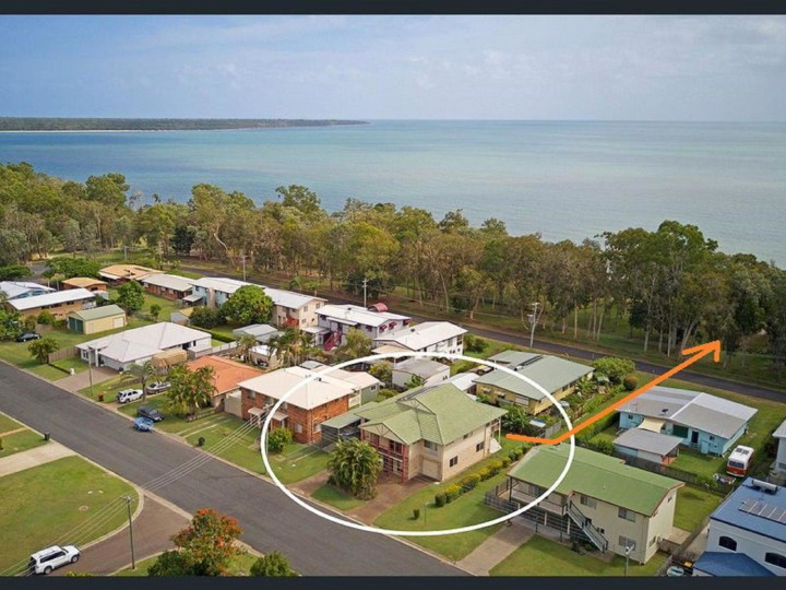 Burrumundi - 100m To Beach - Great Water Views - Deck - Air Con - Wifi - Pool Table - Burrum Heads