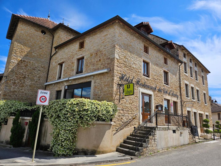 Logis Hôtel-restaurant Le Val D'amby - Pérouges