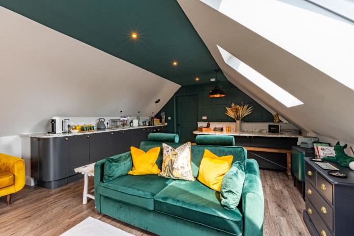 Stylish One Bedroom Cotswold Coach House Tetbury - Nailsworth