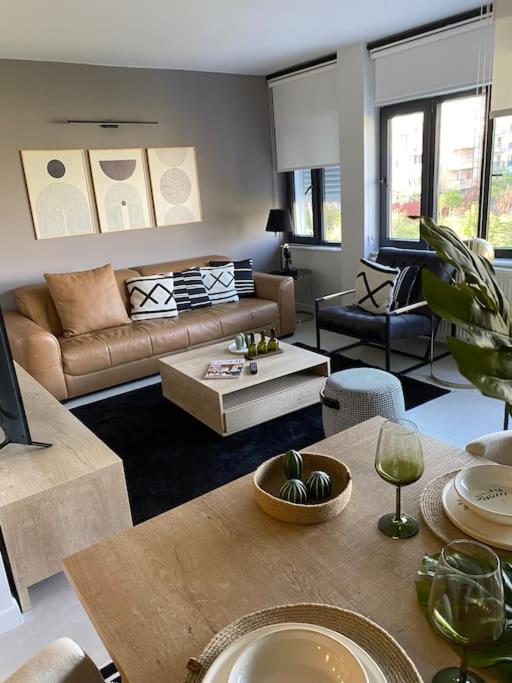 2+1 Luxury Flat ,Near Old Town - Antalya