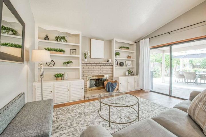 Stylish 3br/2ba Retreat W/ Pool! Dream Getaway - Fresno, CA