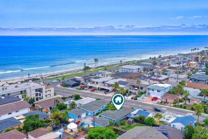 Walk To Beach - Ev Charger - Outdoor Dining - 2br - Carlsbad, CA