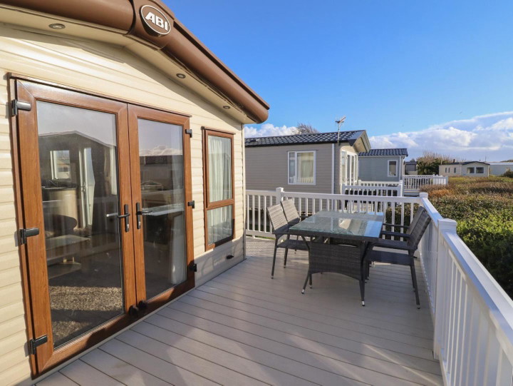 23 Gull Court - Criccieth