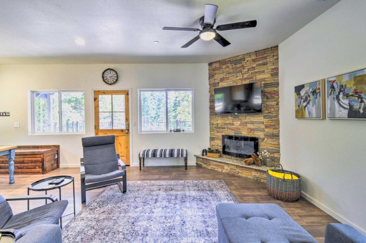 Home Near Lake Almanor, 1/2 Mile To Boat Launch! - Lake Almanor, CA