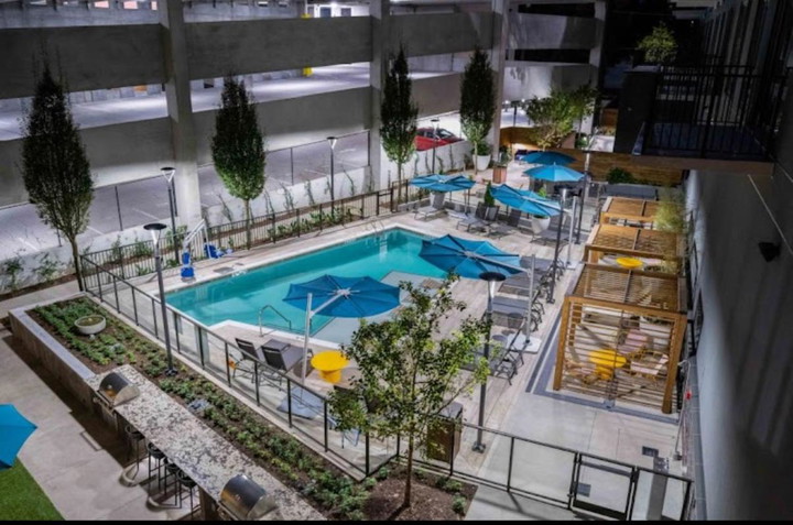 Central Located Modern West Midtown Suite - Smyrna, GA