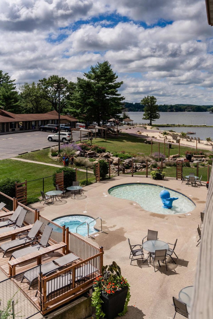Natura Aloha Beach Resort - Lake Delton, WI