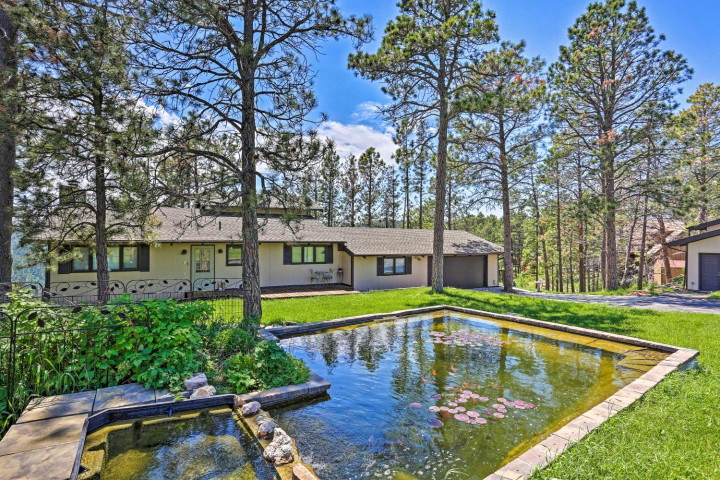 Rustic Black Hills Retreat W/ Expansive Views - South Dakota