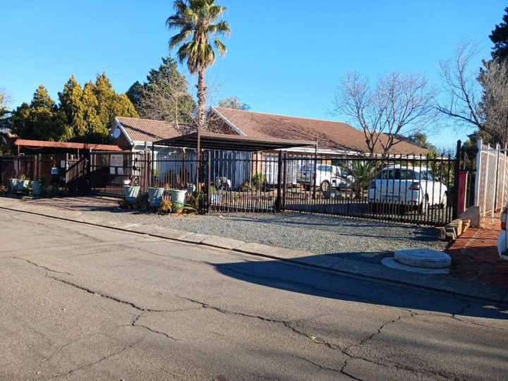 The Flower Guest House - Bloemfontein