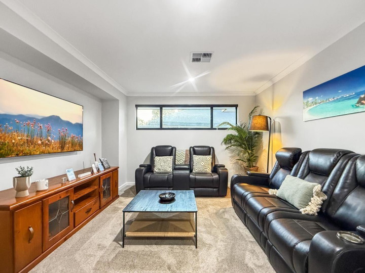 Spacious 4-bed Retreat Near Meadow Springs - Pinjarra