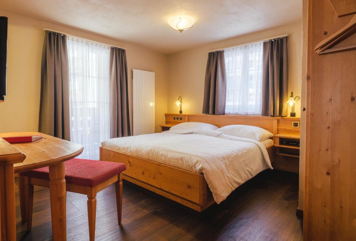 Guesthouse By The Rex - Canton du Valais