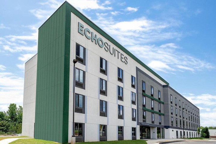 Echo Suites Extended Stay By Wyndham Naples - Naples, FL