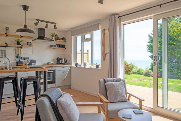 The Jolly Lodge-sea Views-free Parking - Lyme Regis