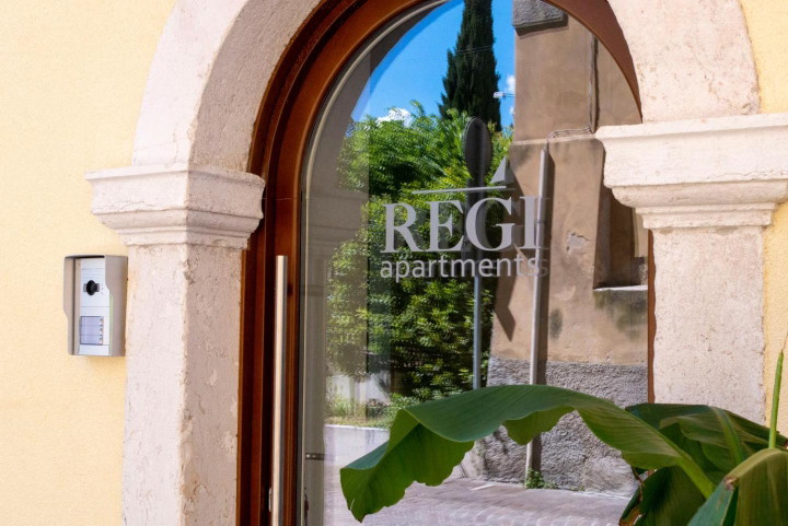 Regi Apartments - Peschiera del Garda