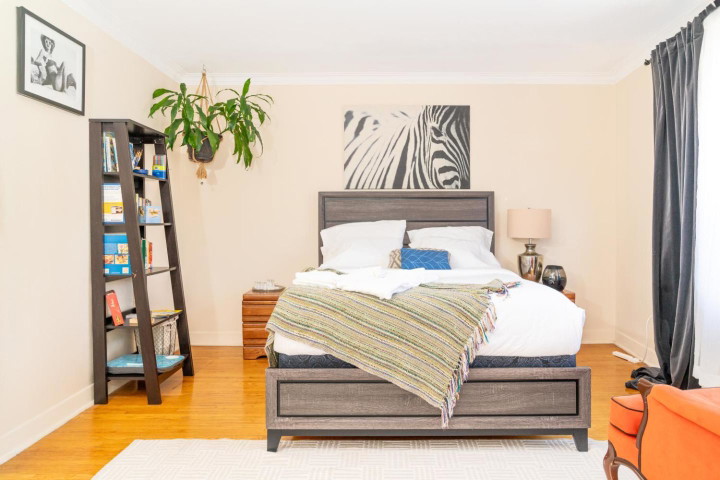 Room In Cozy House Close To Lawrence Ave, Wifi, Parking - Toronto