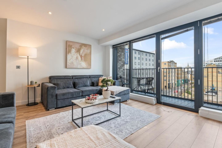 Luxe Central Slough 2br Apt - Balcony - Sleeps 8 - Bracknell