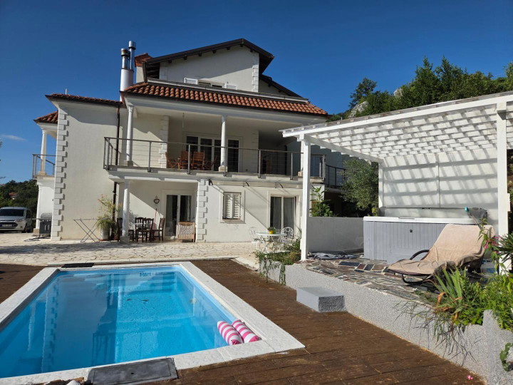 Apartment Mit Zwei Schlafzimmer Und Pool Und Jacuzzi - Lovran