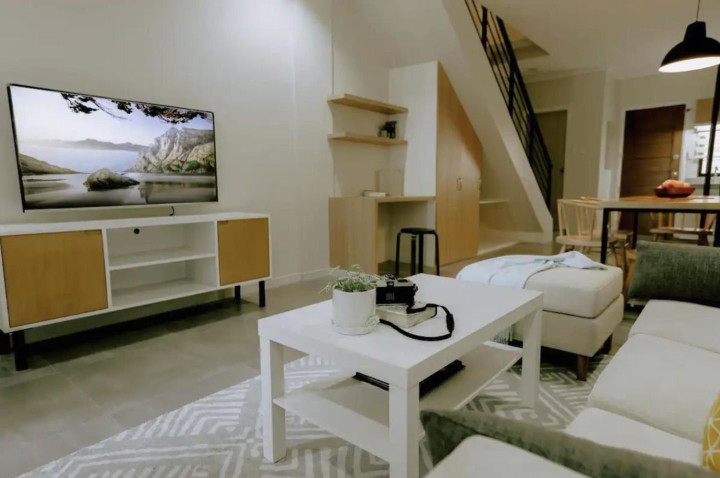 Two Bedroom Residential Home With Own Parking - Angeles