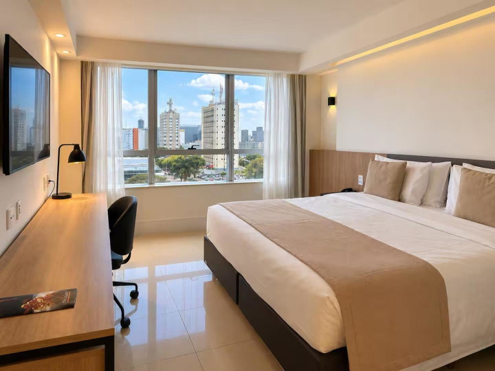 Flat Particular No Tryp - Piscina Aquecida - Estacionamento - Frente Ao Shopping - Tv - Wifi - Ar Cond - Serviço De Quarto - Brasil