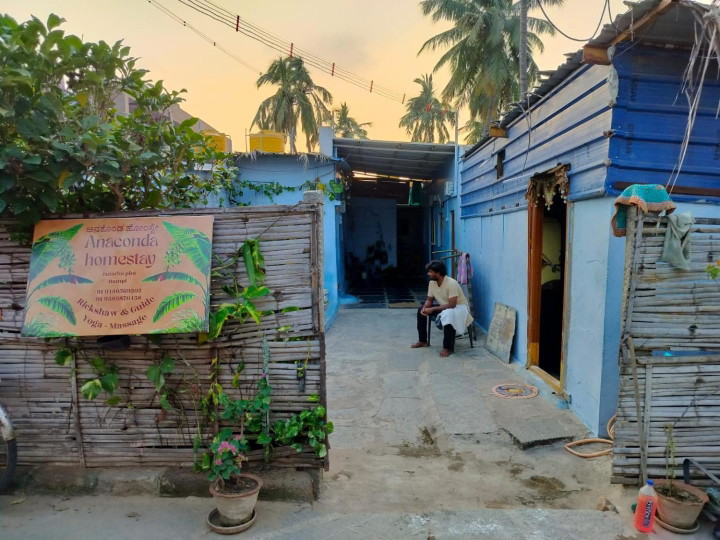 Anaconda Homestay & Rickshaw Service - Hampi