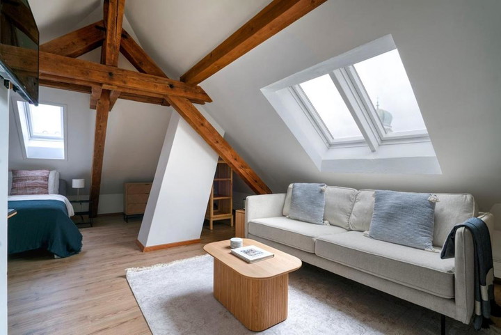 Eagle Suite Charmante Dachgeschosswohnung Mit Design & Ausblick - Zürich
