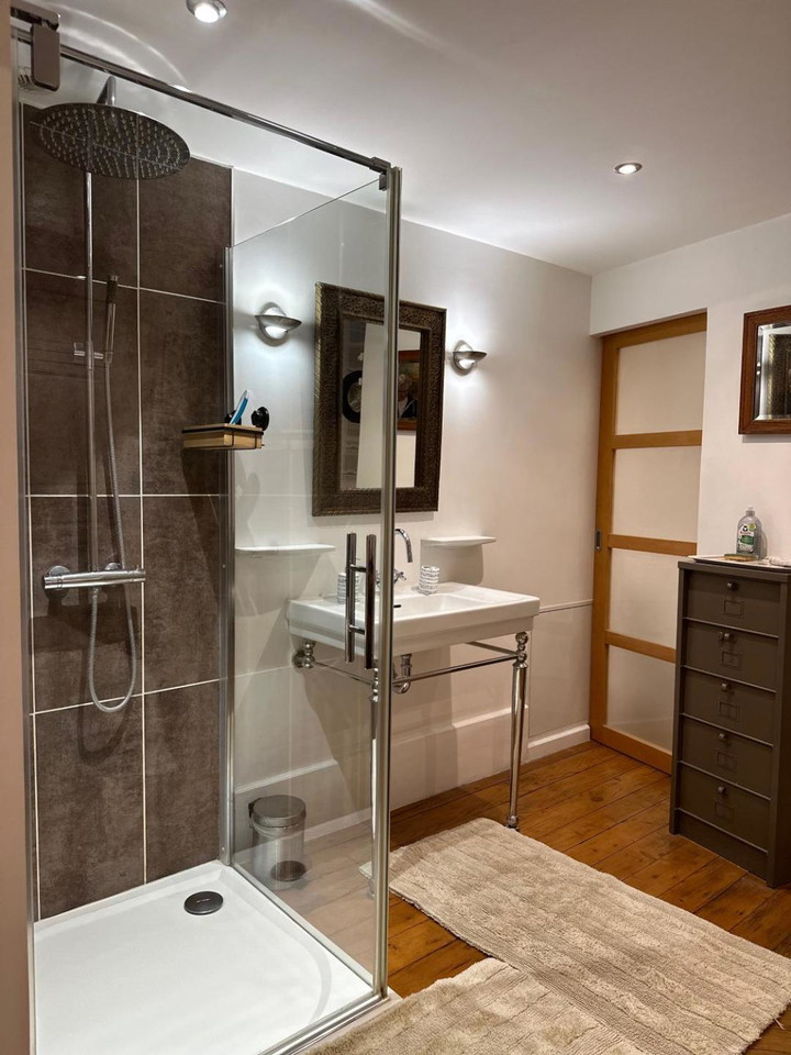 Chambre De Charme Au Coeur Du Vieux Valence -Confort & Calme - Valence