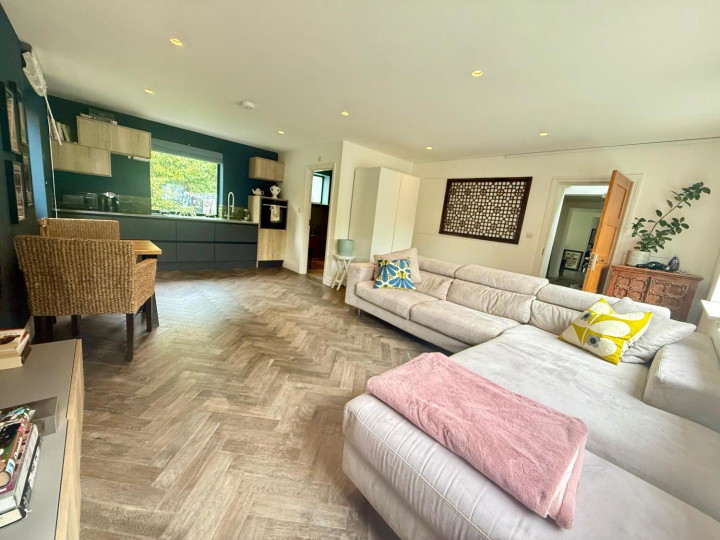 Studio With Kitchen Nestled Lovely Wooded Cul Du Sac - Surbiton