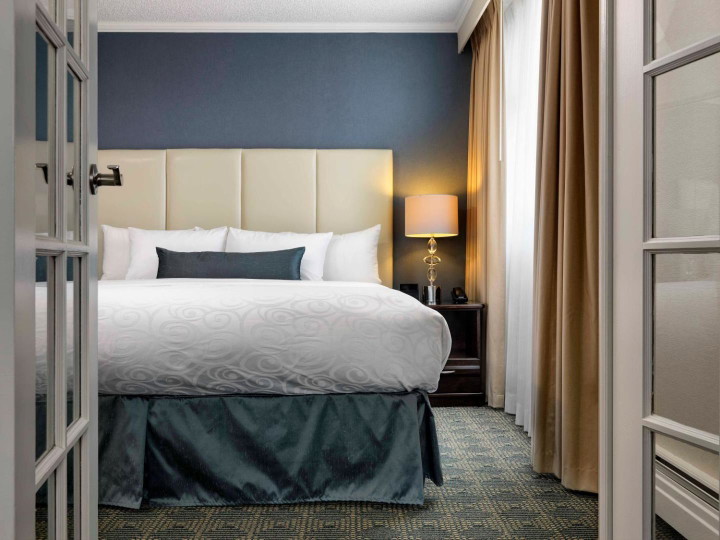 Chateau Victoria Hotel & Suites - Victoria