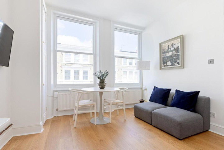 Lovely 1 Bedroom Flat In West Kensington - Surbiton