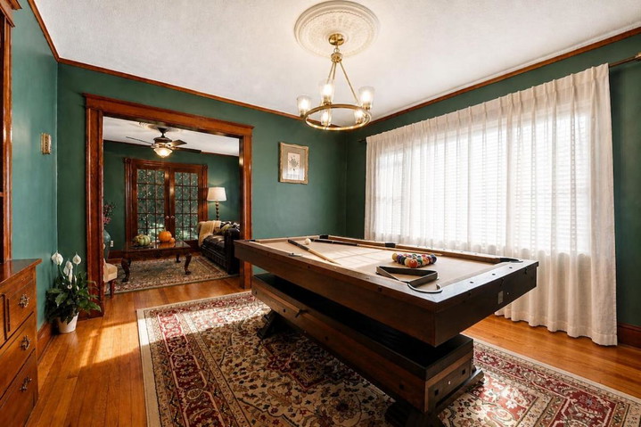 Charming 3br Boston Stay Garage Ev, Pool Table - Wellesley, MA