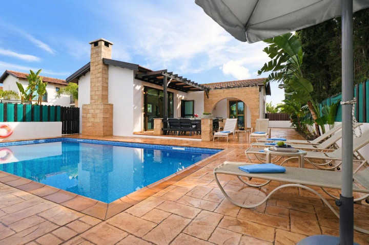 Villa Anthia - 2bed With Large Pool - Cyprus