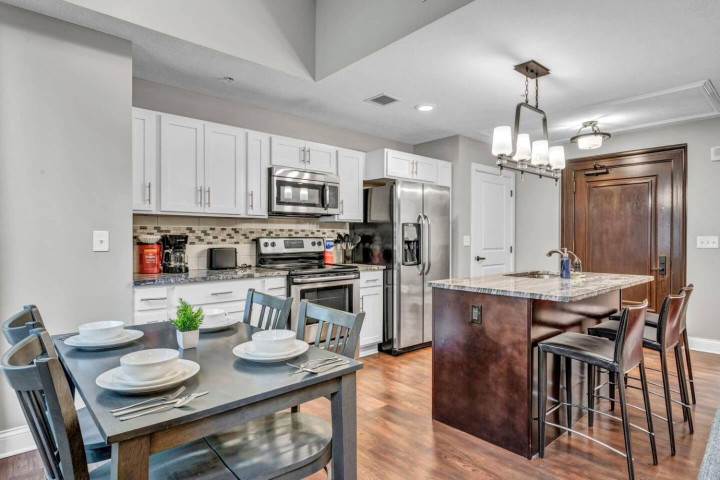 Luxe Condo Downtown | Security•gym•parking - Cleveland, OH