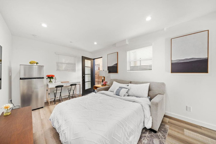 Gated 1 Bd Home In Silver Lake With Patio - Pasadena